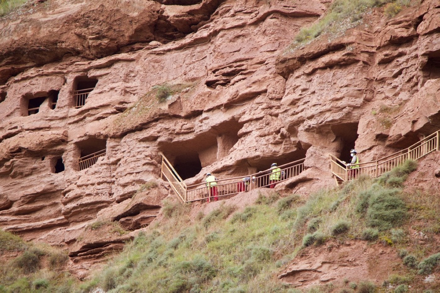 Las Cuevas del Castillo se acondicionan para recibir turistas desde ...